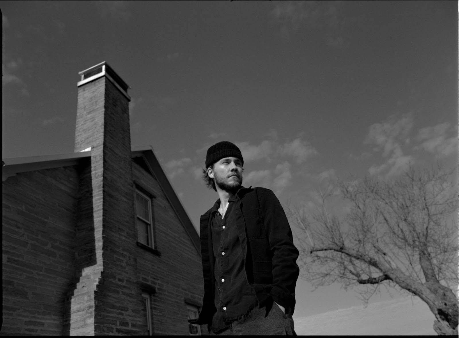 Hunter Metts – Monochrome - New Music + Unsigned Talent - Alfitude